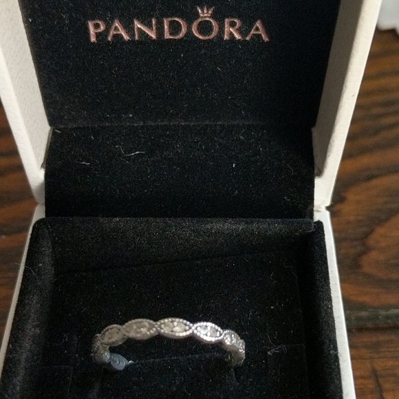 Pandora | Jewelry | Pandora Sparkling Leaves Ring | Poshmark